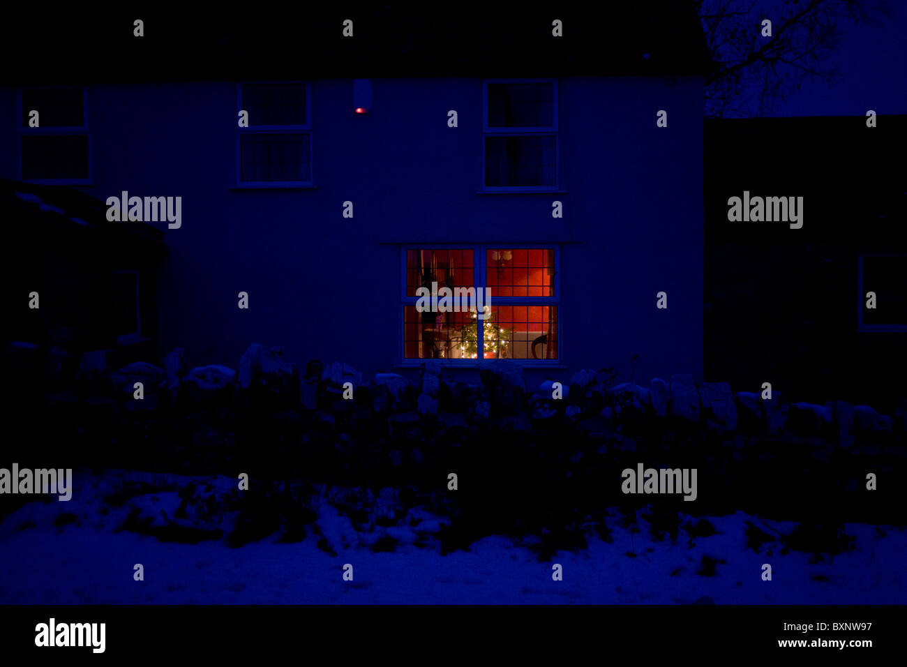 Dark outside house hi-res stock photography and images - Alamy