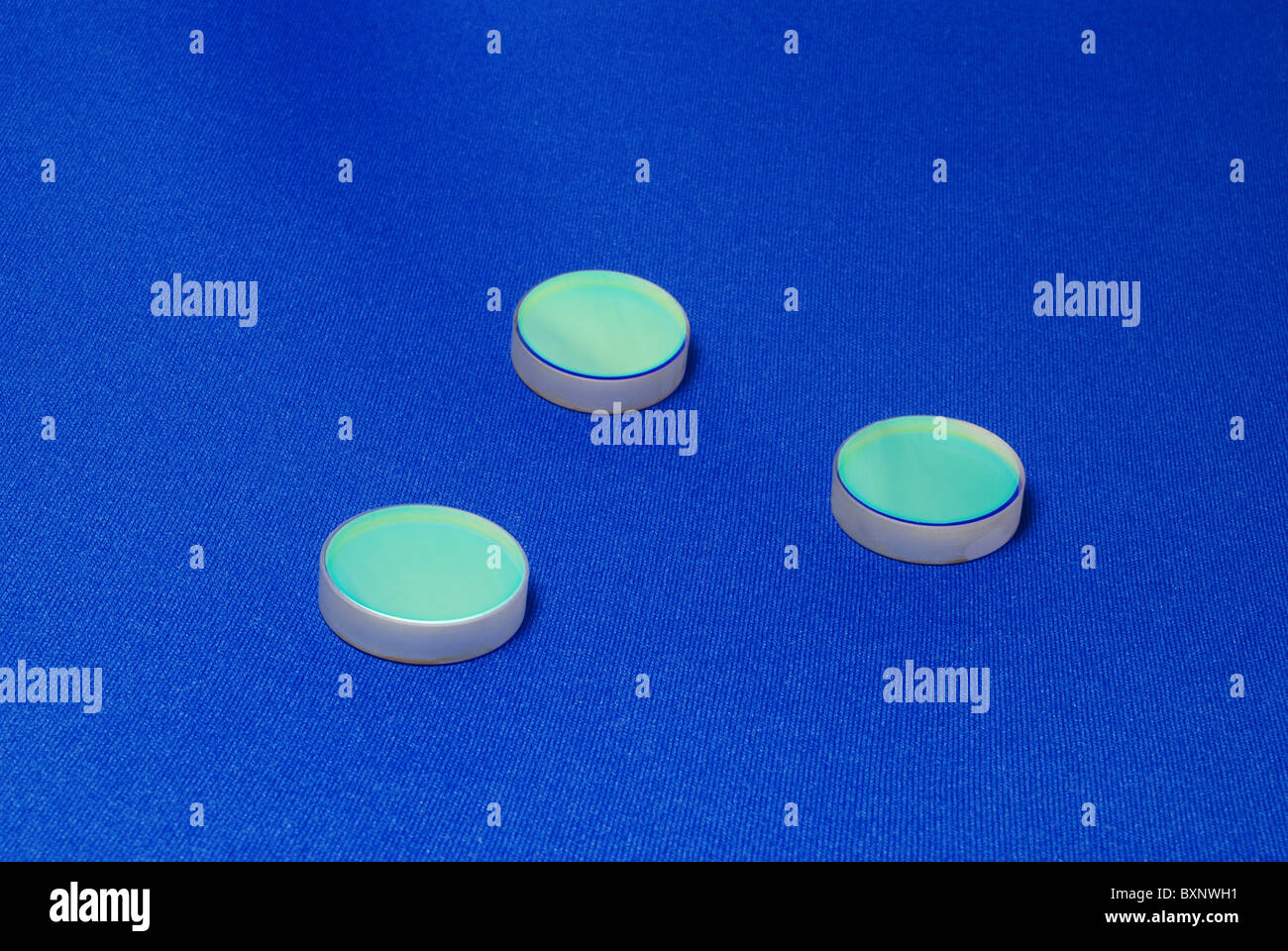 Laser and mirrors hi-res stock photography and images - Alamy