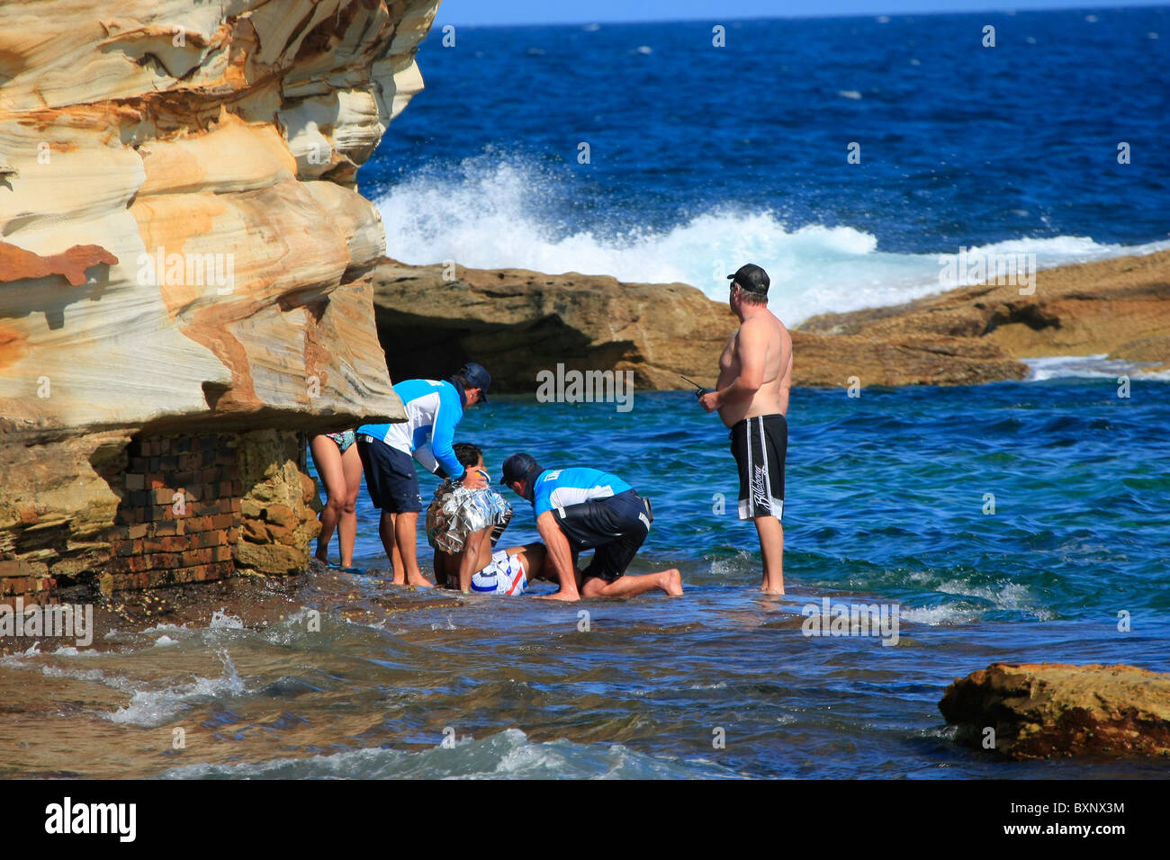 Air ambulance rescues clifftop diver - Coogee Beach Sydney Australia ...