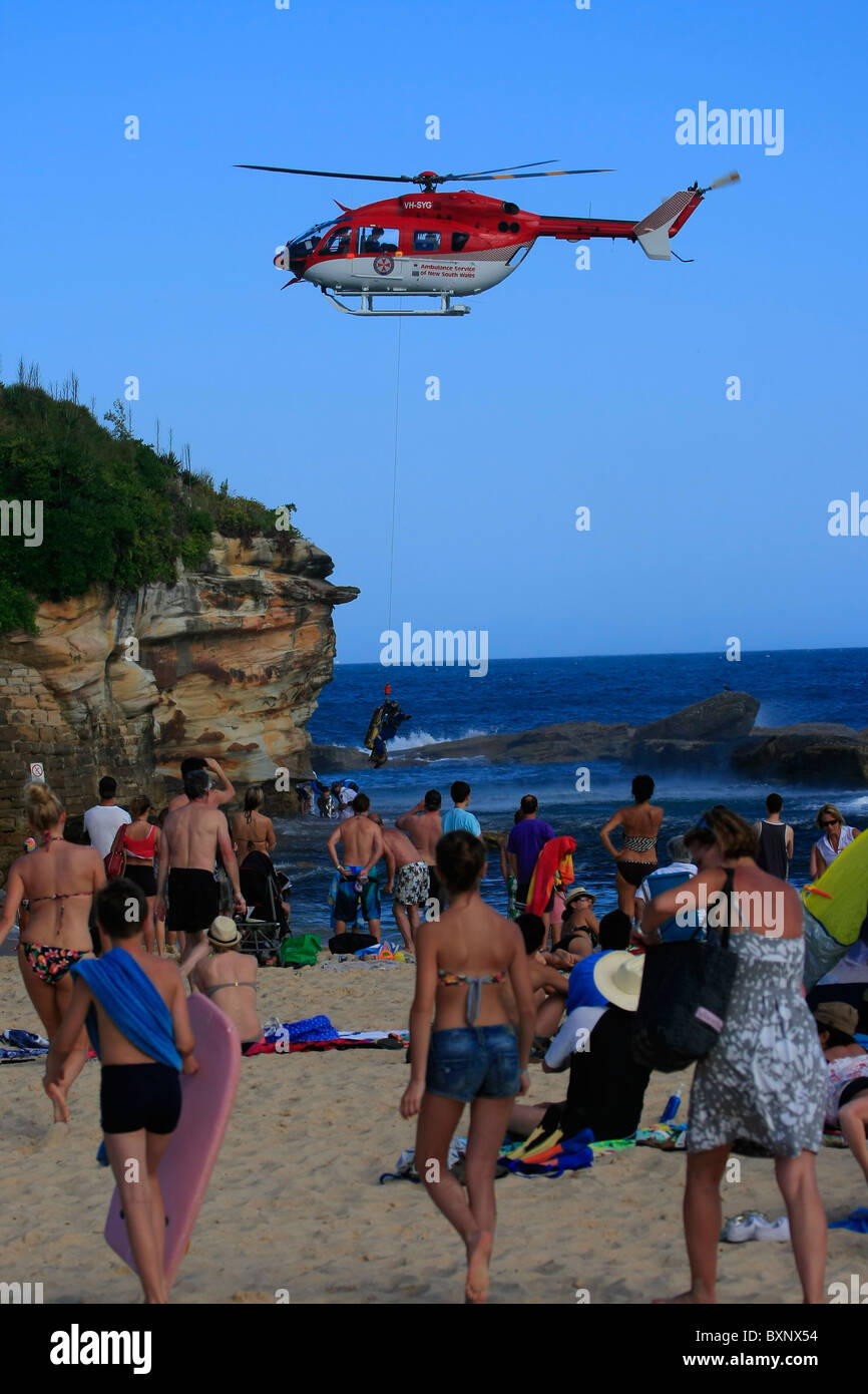 Air ambulance rescues clifftop diver - Coogee Beach Sydney Australia ...