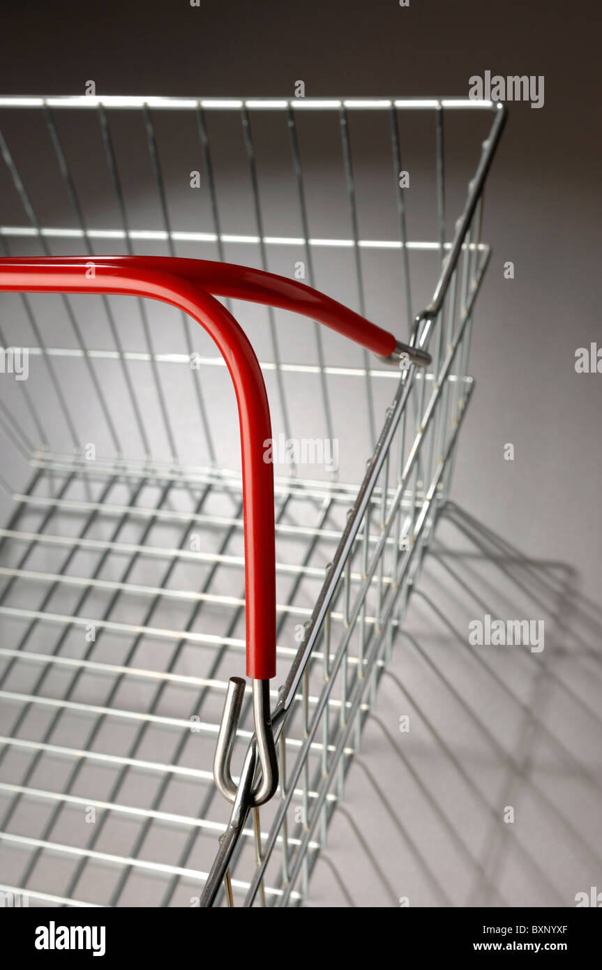 Wire shopping basket Stock Photo - Alamy