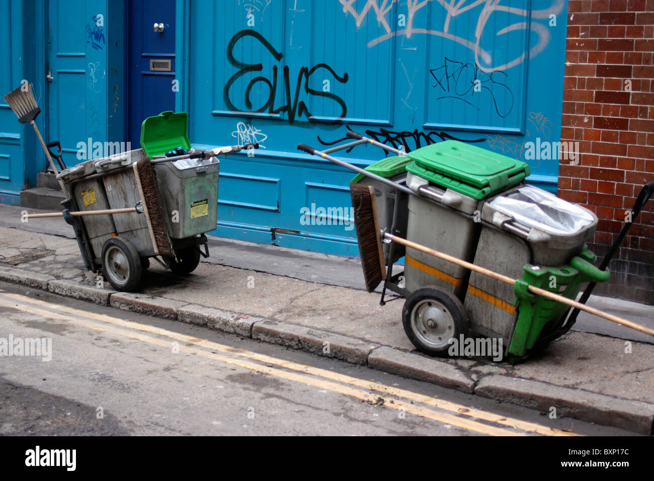 Dust carts hi-res stock photography and images - Alamy