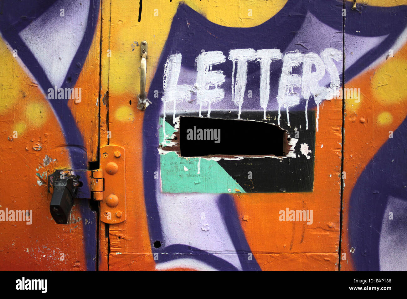 Letterbox graffiti hi-res stock photography and images - Alamy