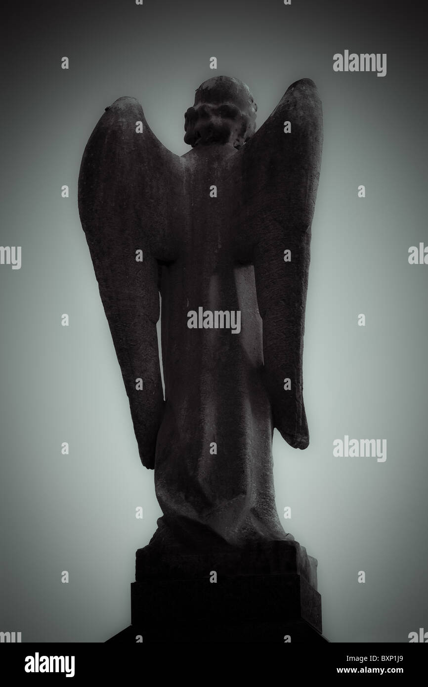 Stone angel face wings hi-res stock photography and images - Alamy