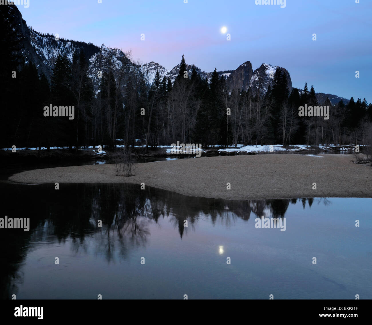 Moon set setting over cathedral rocks yosemite national park california ...