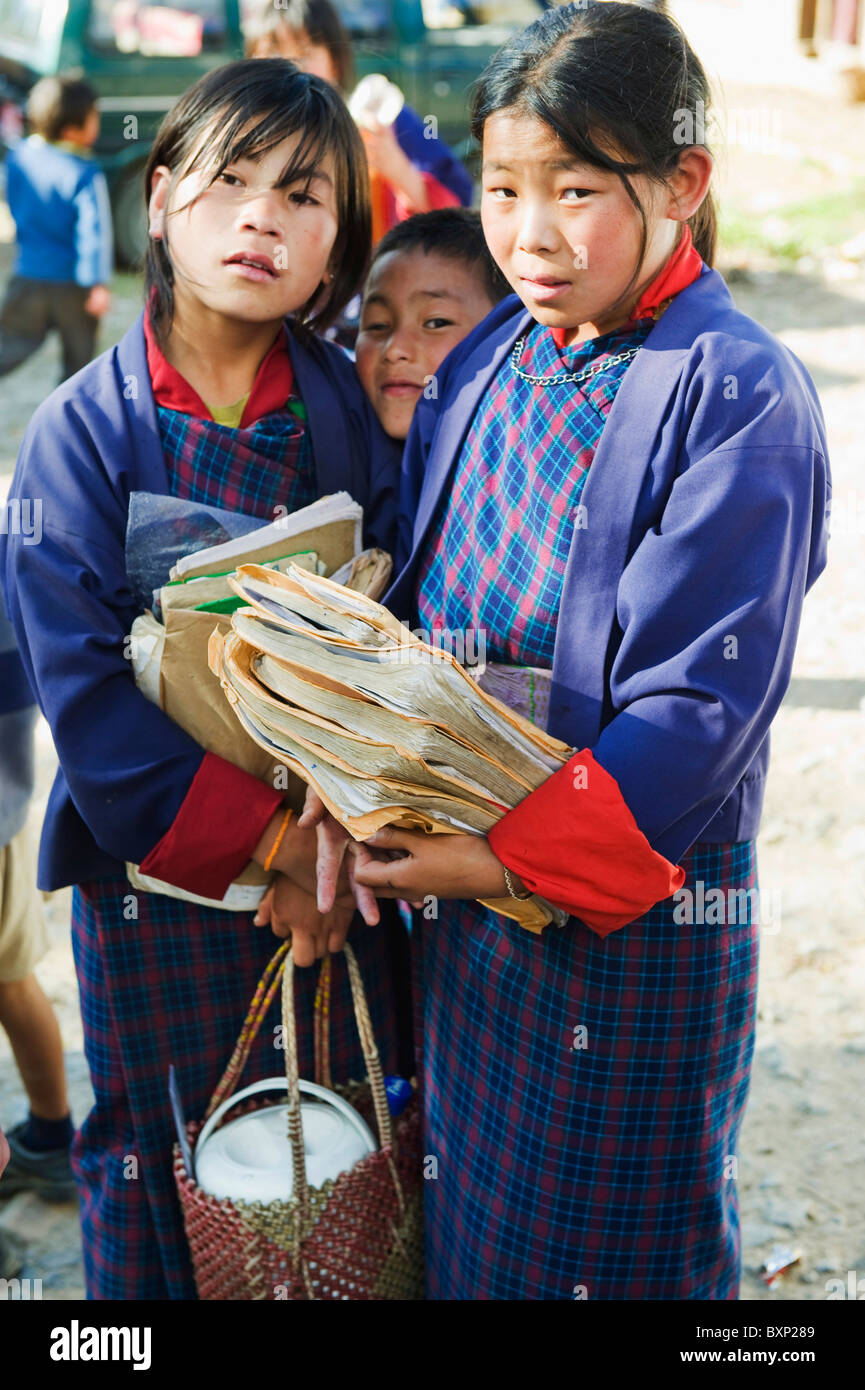 School children bhutan hi-res stock photography and images - Alamy