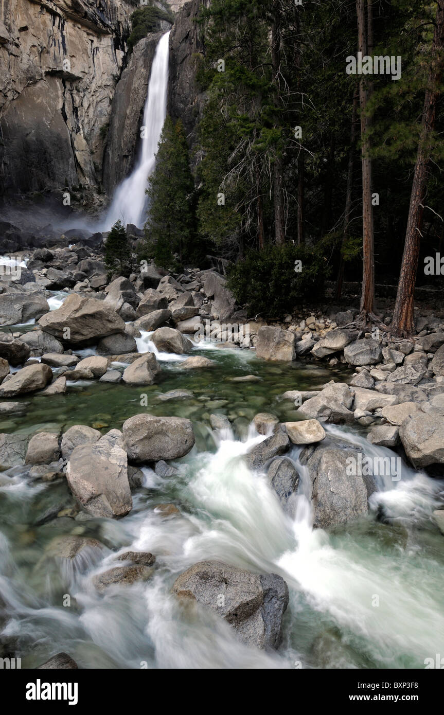 Lower yosemite falls waterfall section bottom national park valley ...