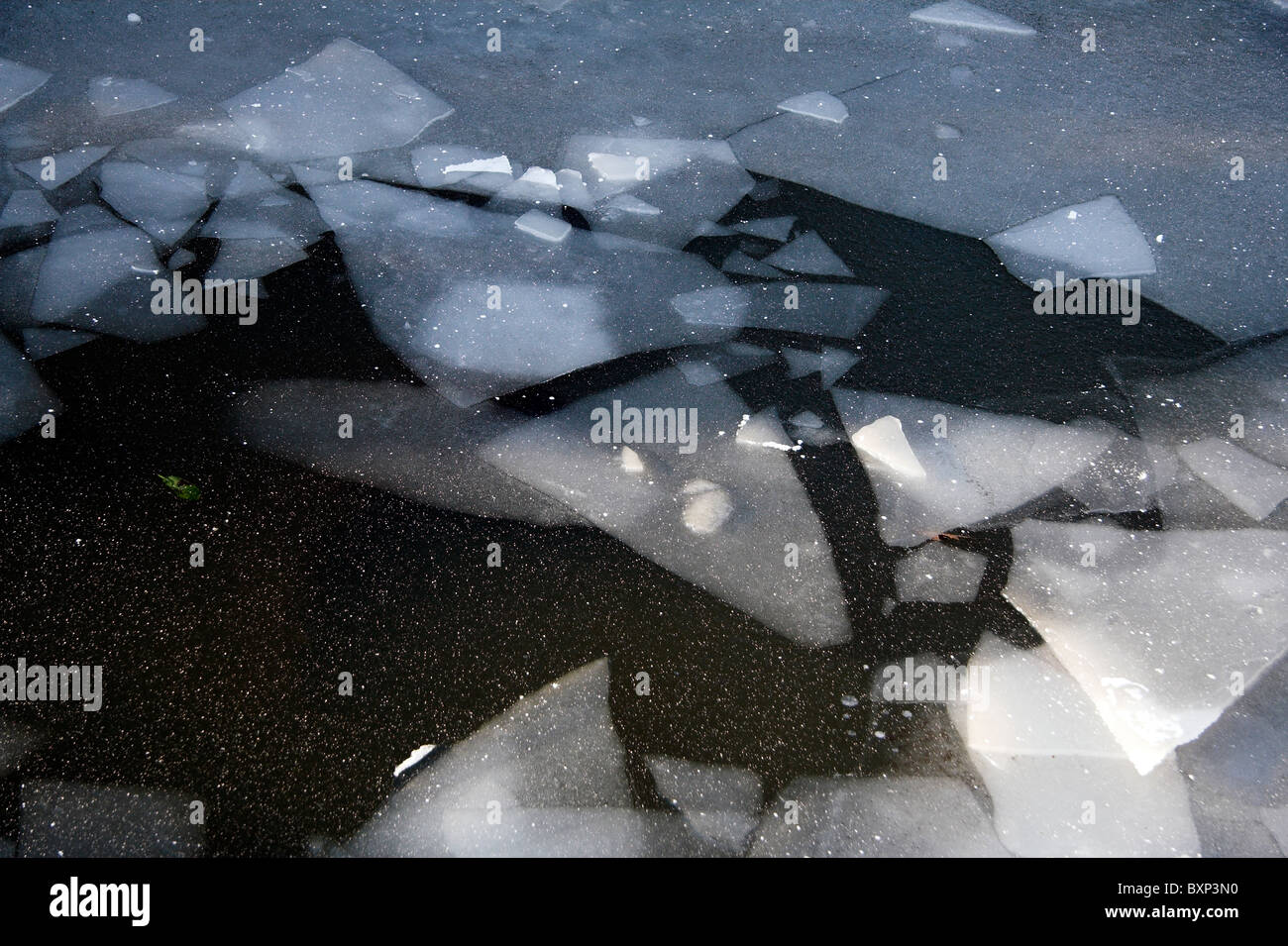 Broken ice sheets hi-res stock photography and images - Alamy