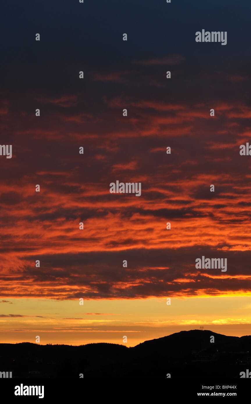 Clouds red evening sky hi-res stock photography and images - Alamy