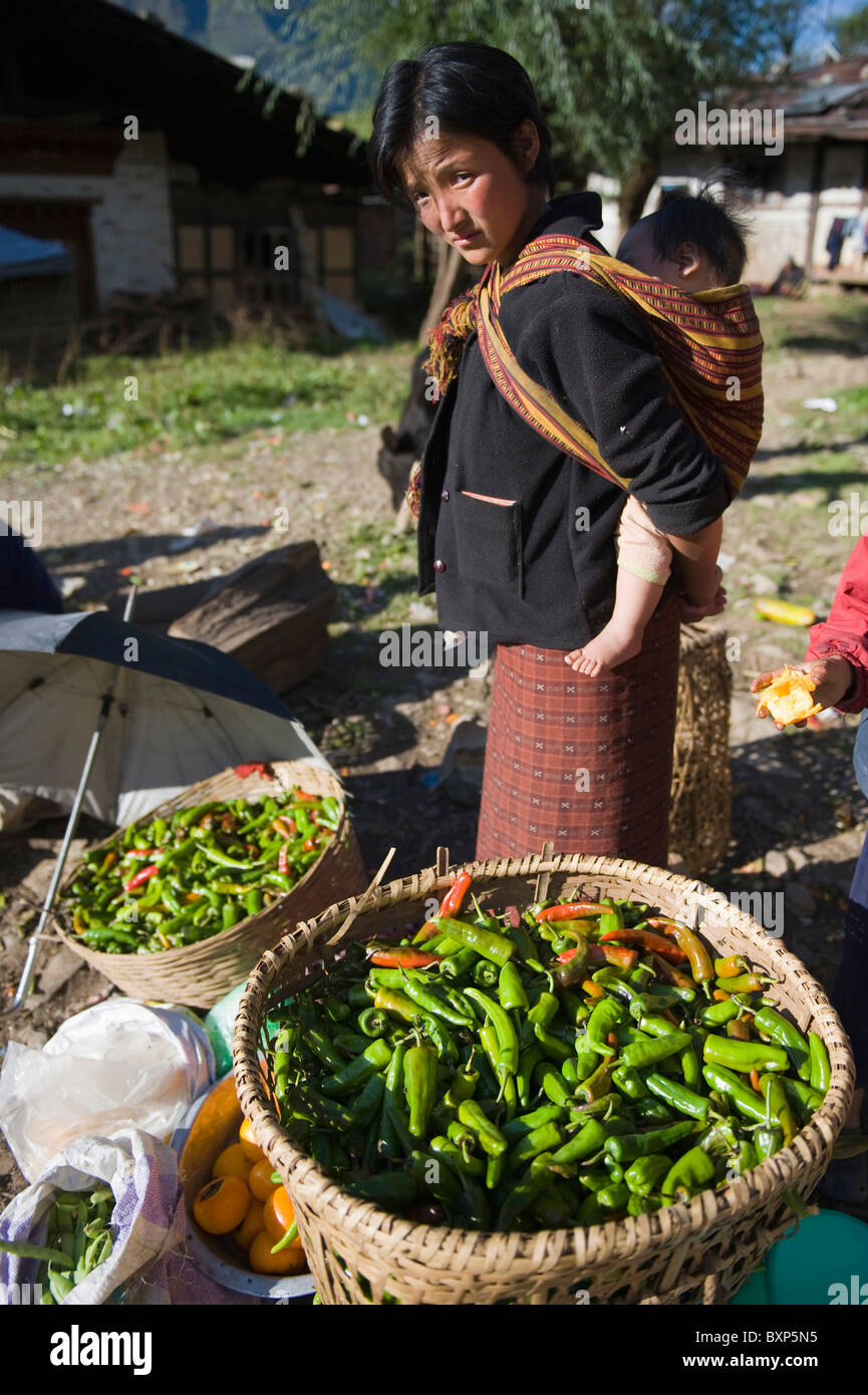 Woman bhutan hi-res stock photography and images - Alamy