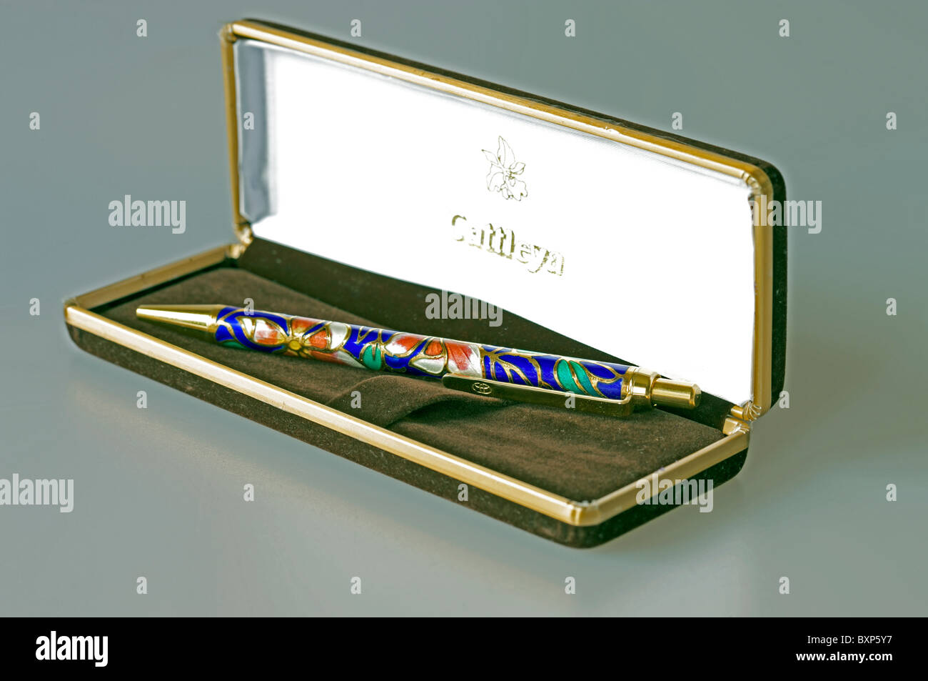 Cloisonne japanese hi-res stock photography and images - Alamy