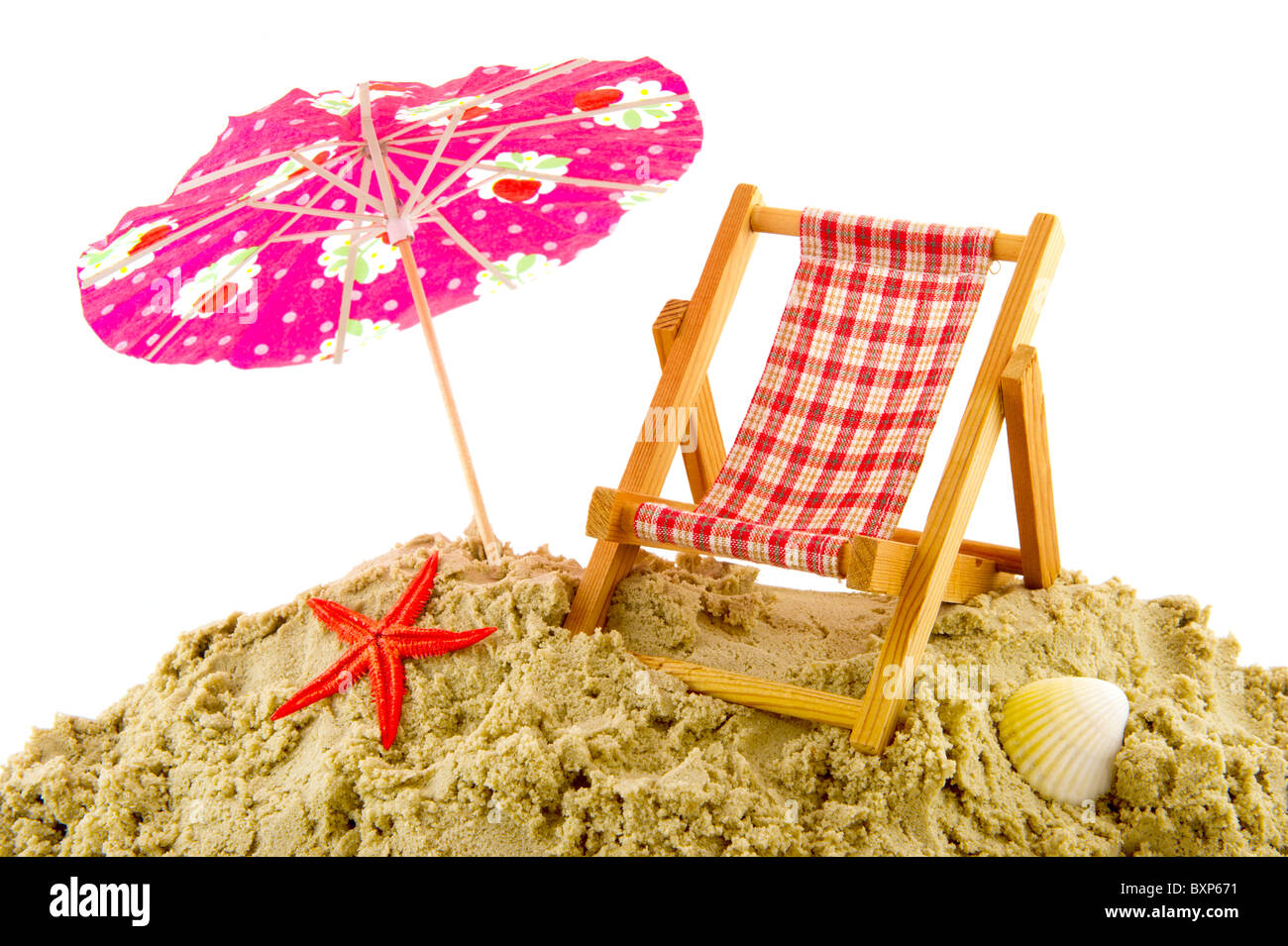 Gull on beach chair hi-res stock photography and images - Alamy