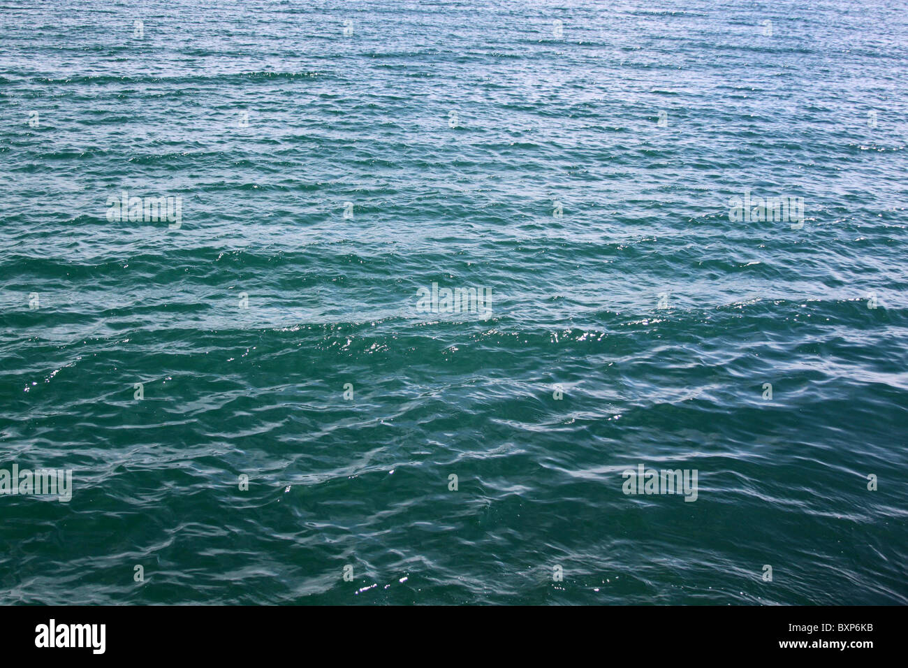 Deep blue sea waves hi-res stock photography and images - Alamy