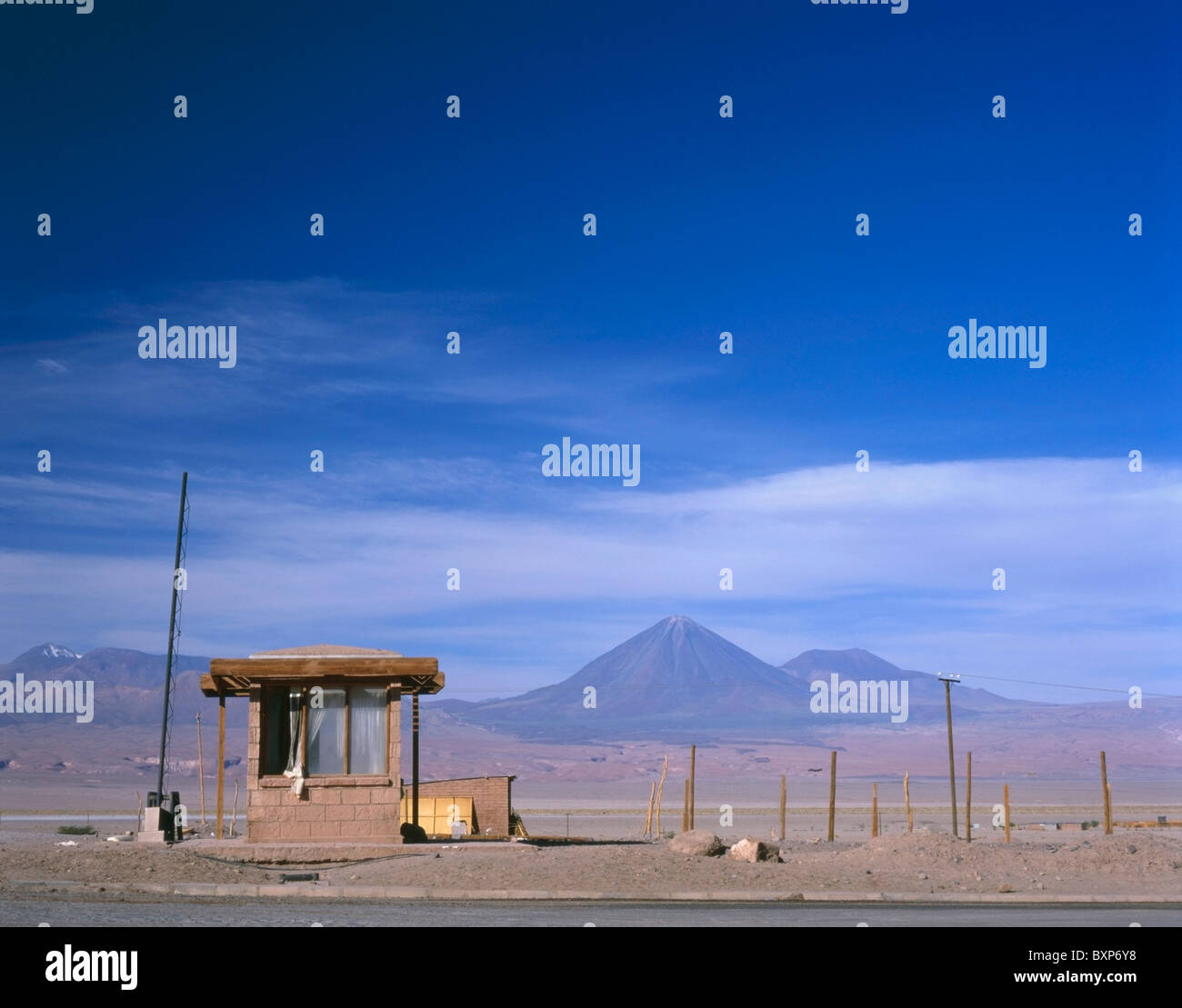 Hut In Deserted Landscape By Licancabur Volcano Stock Photo - Alamy