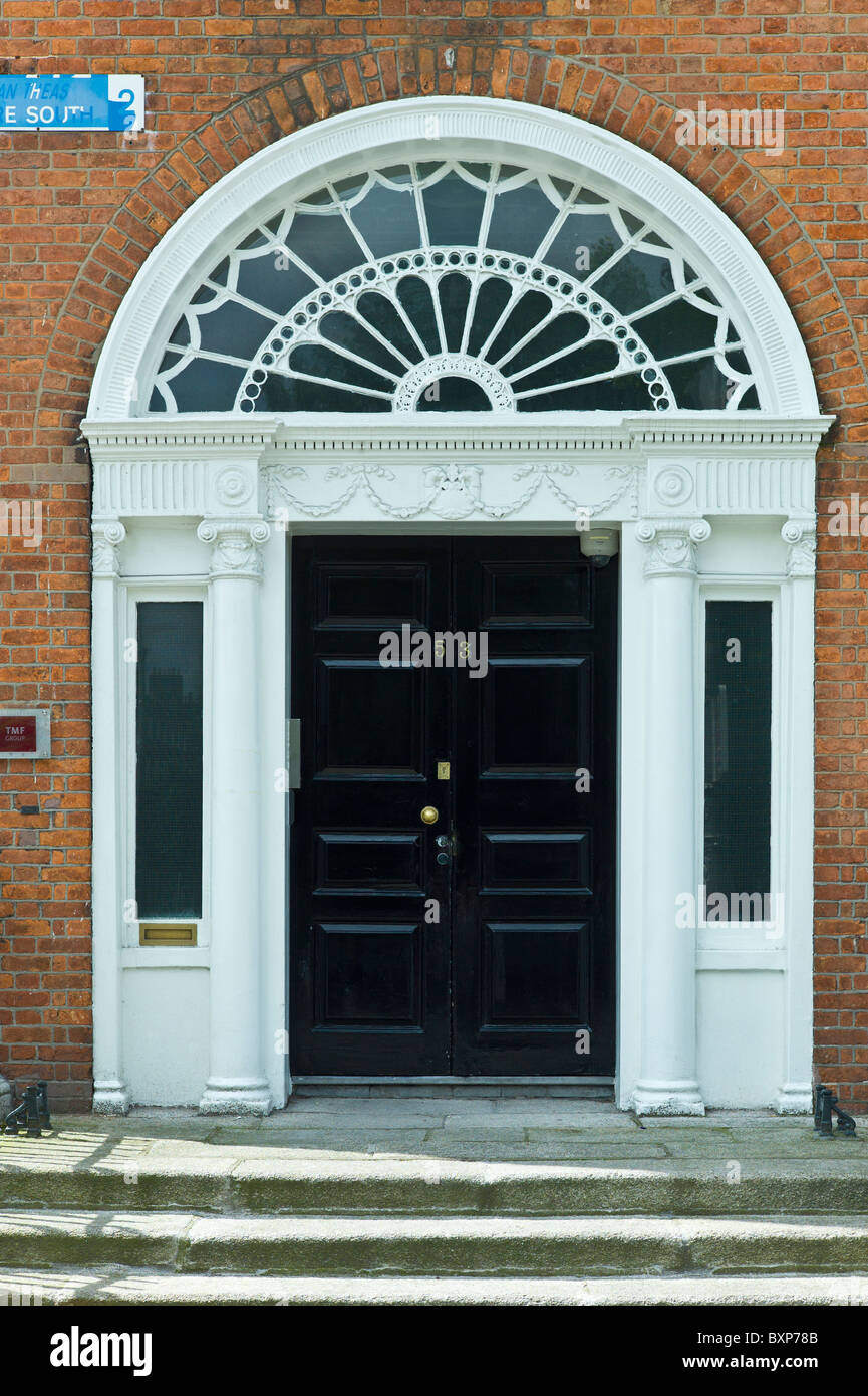 Georgian architecture front door and doorway in Merrion Square, Dublin ...
