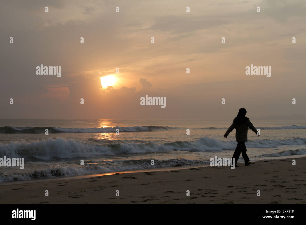 Woman early morning walk hi-res stock photography and images - Alamy