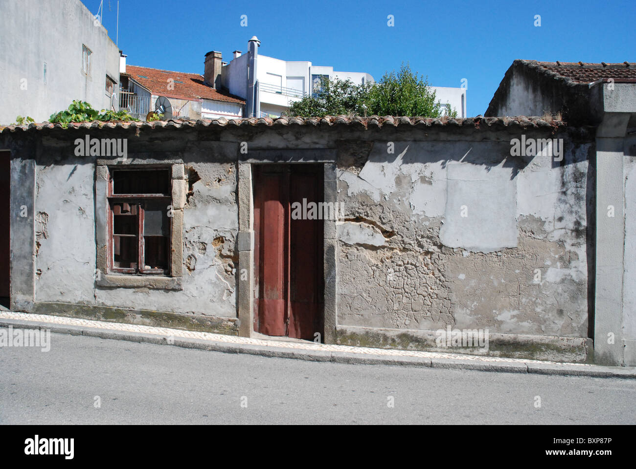 Abandoned old building without doors and windows Stock Photo - Alamy