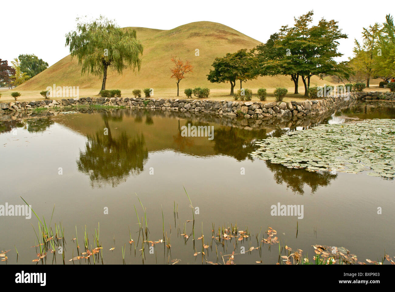 Daereungwon Tomb Complex, Gyeongju, South Korea Stock Photo - Alamy