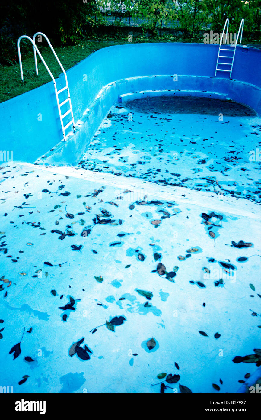 Empty Swimming Pool With Autumn Leaves Stock Photo - Alamy