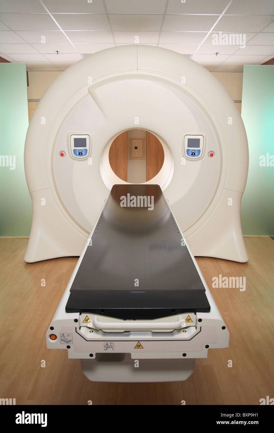 Xray machine hi-res stock photography and images - Alamy