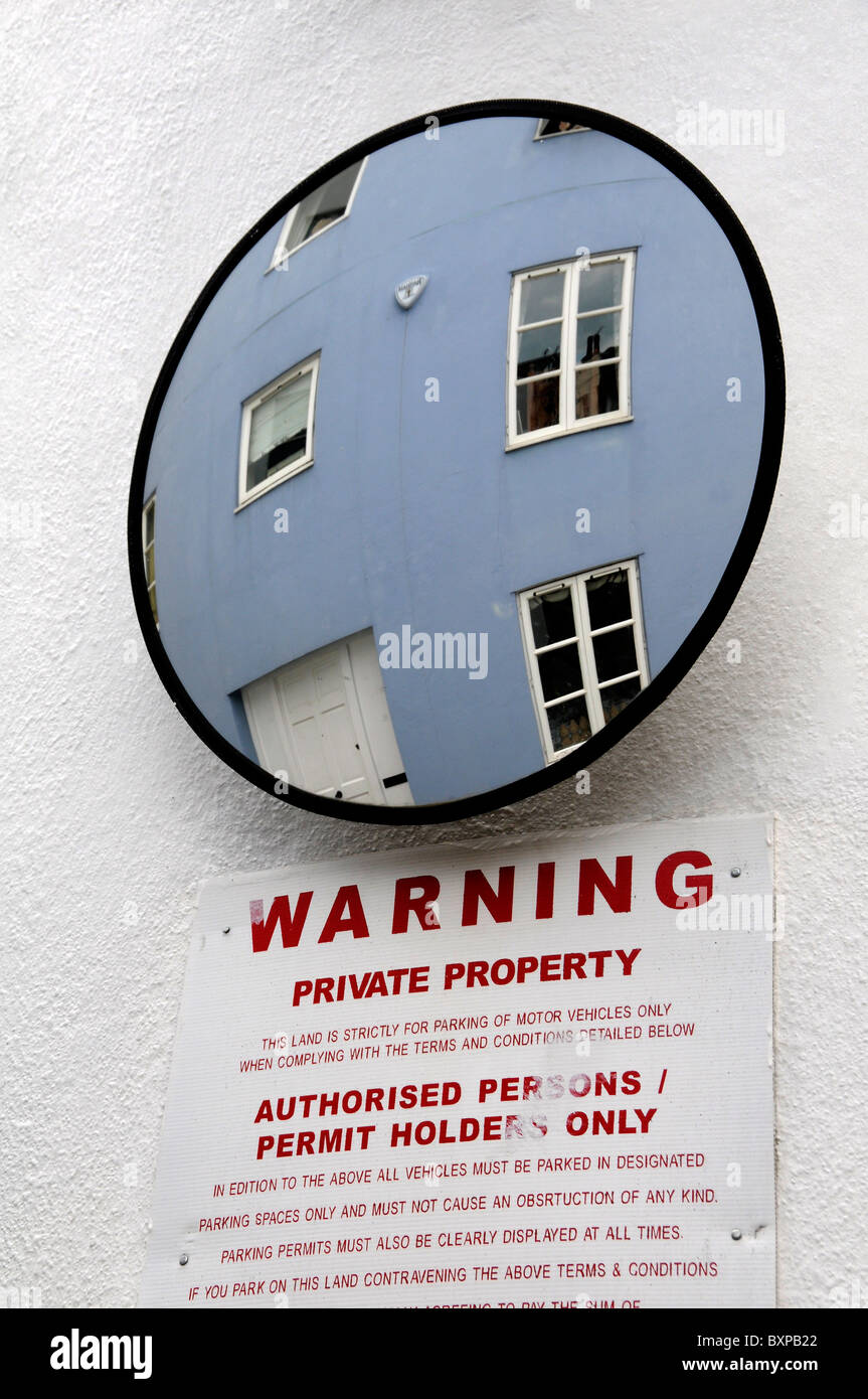 UK. SECURITY SIGN AND MIRROR IN HAMPSTEAD, LONDON Stock Photo - Alamy