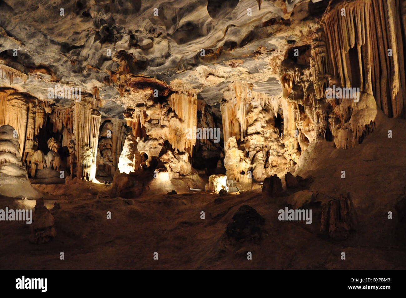 Dripstone formations in Cango Caves, Oudtshoorn, South Africa Stock ...