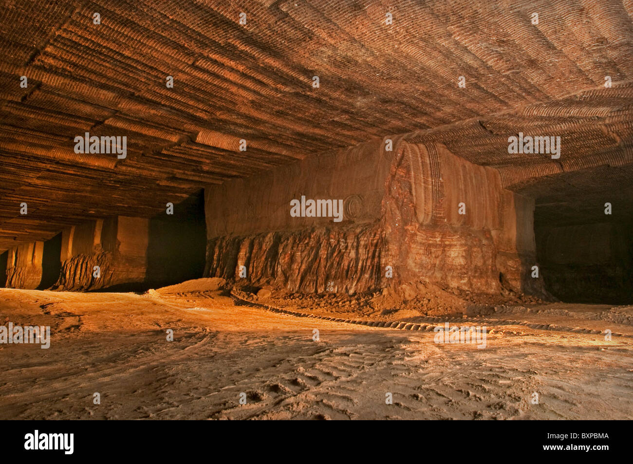 Room and pillar mine hi-res stock photography and images - Alamy