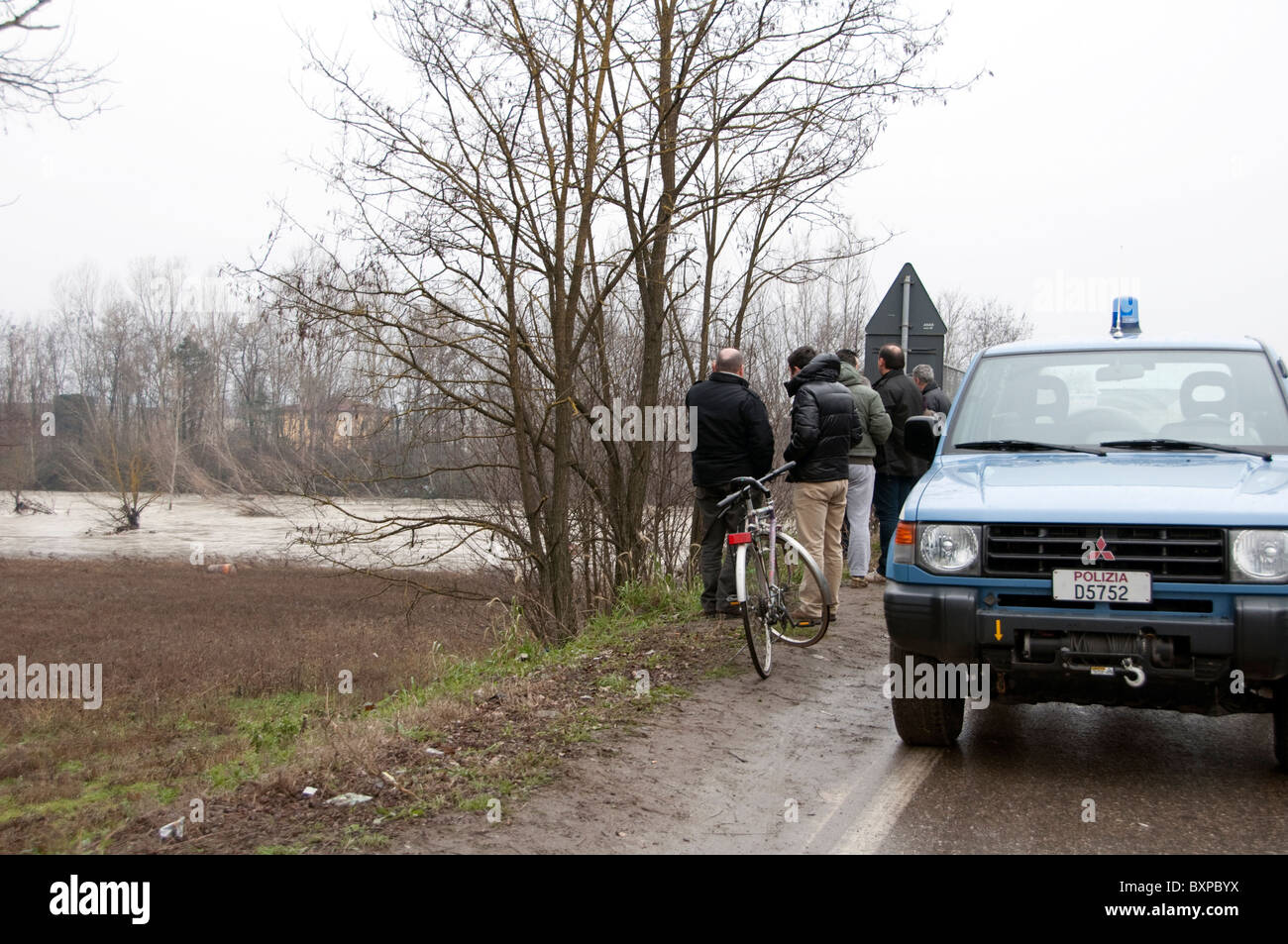 The Tiber River in flood after Montedoglio Dam burst with a 30 metre ...