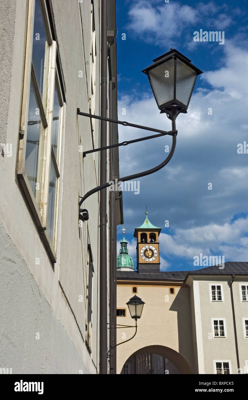 Lamp post clock hi-res stock photography and images - Alamy