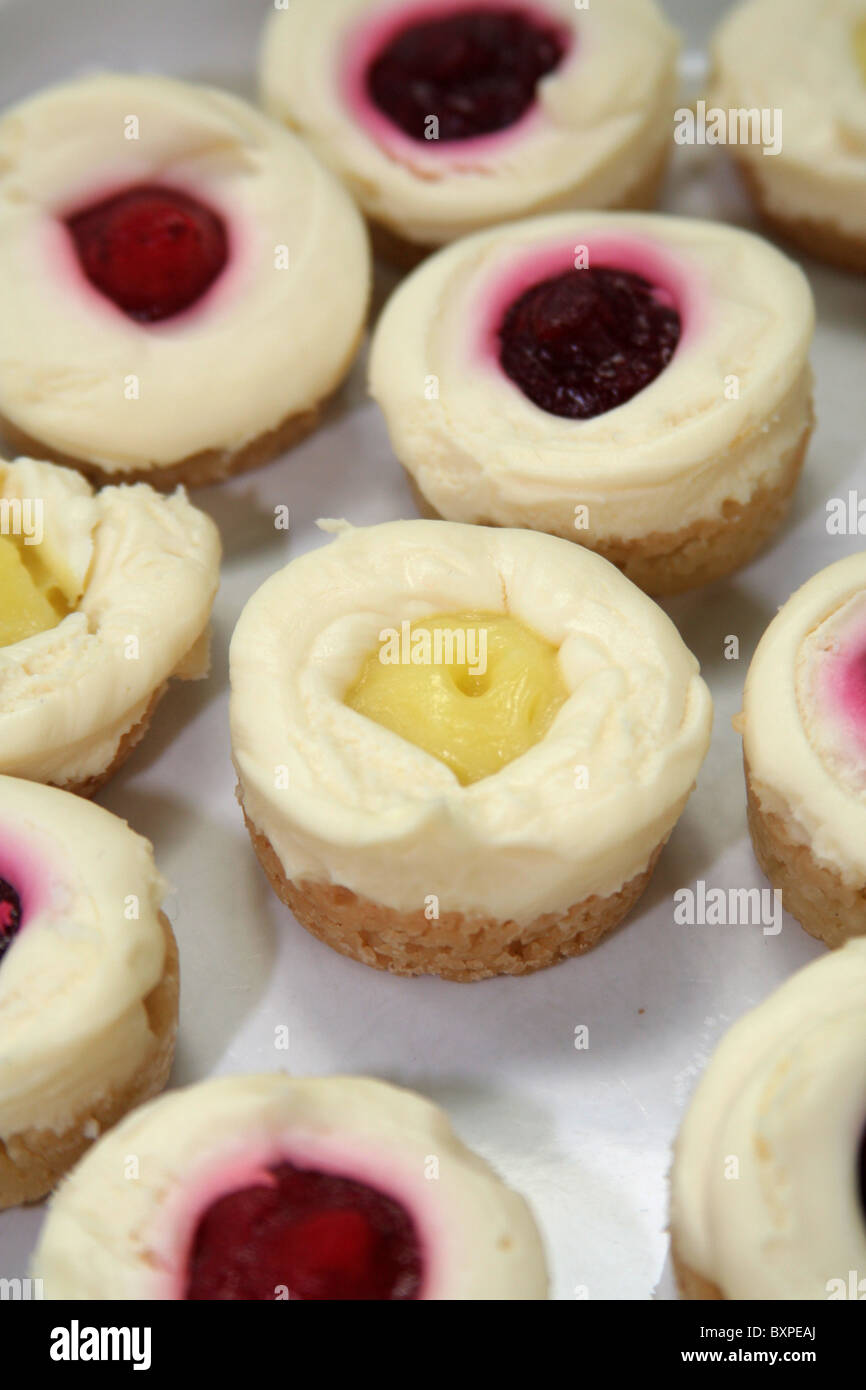 Cream cakes hi-res stock photography and images - Alamy