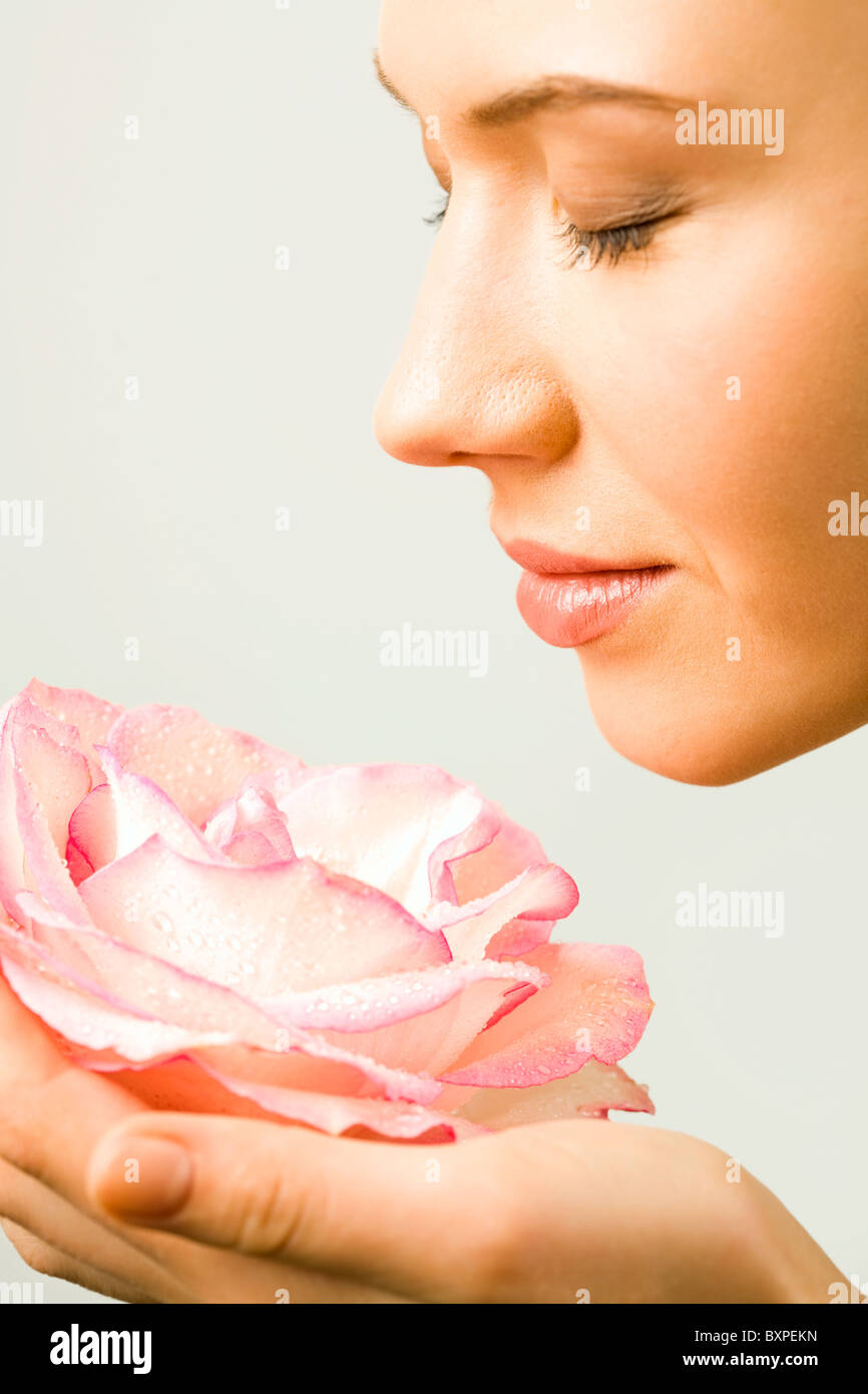 Girl woman sleeping pink rose hi-res stock photography and images - Alamy