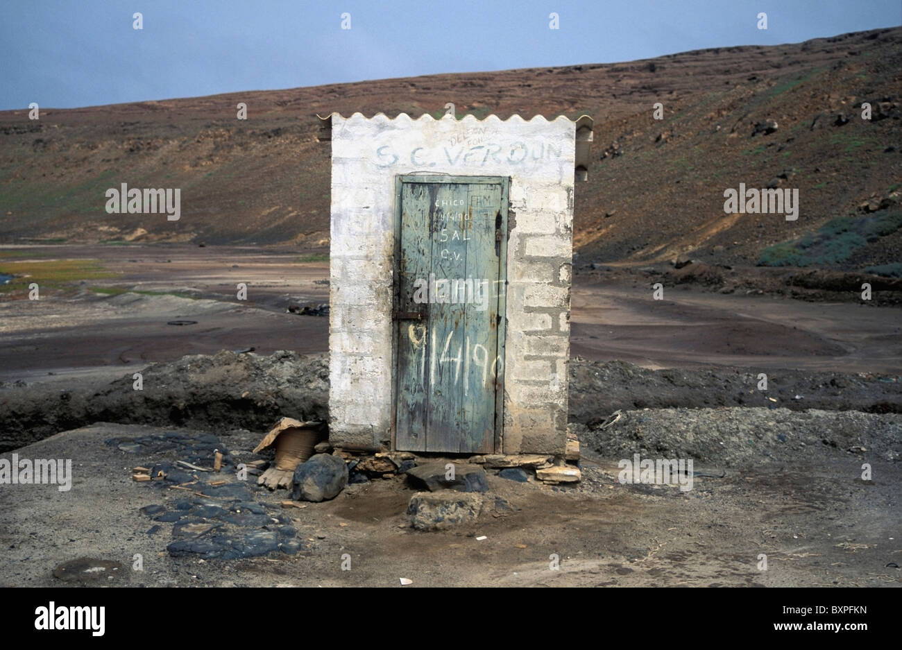 Small Little Building In Desert Landscape Stock Photo - Alamy