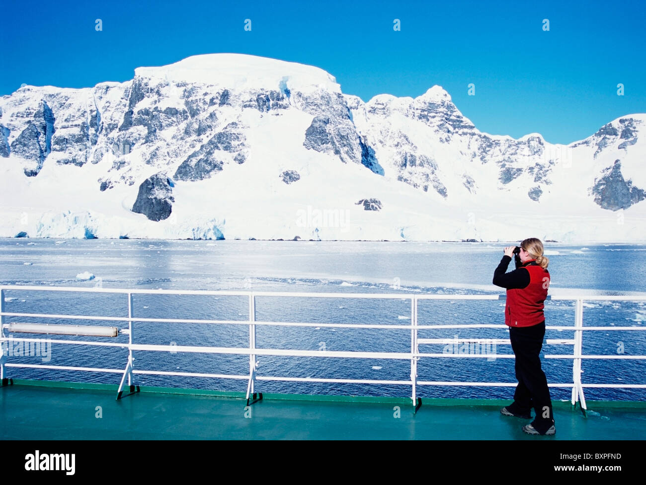 Lady channel hi-res stock photography and images - Alamy