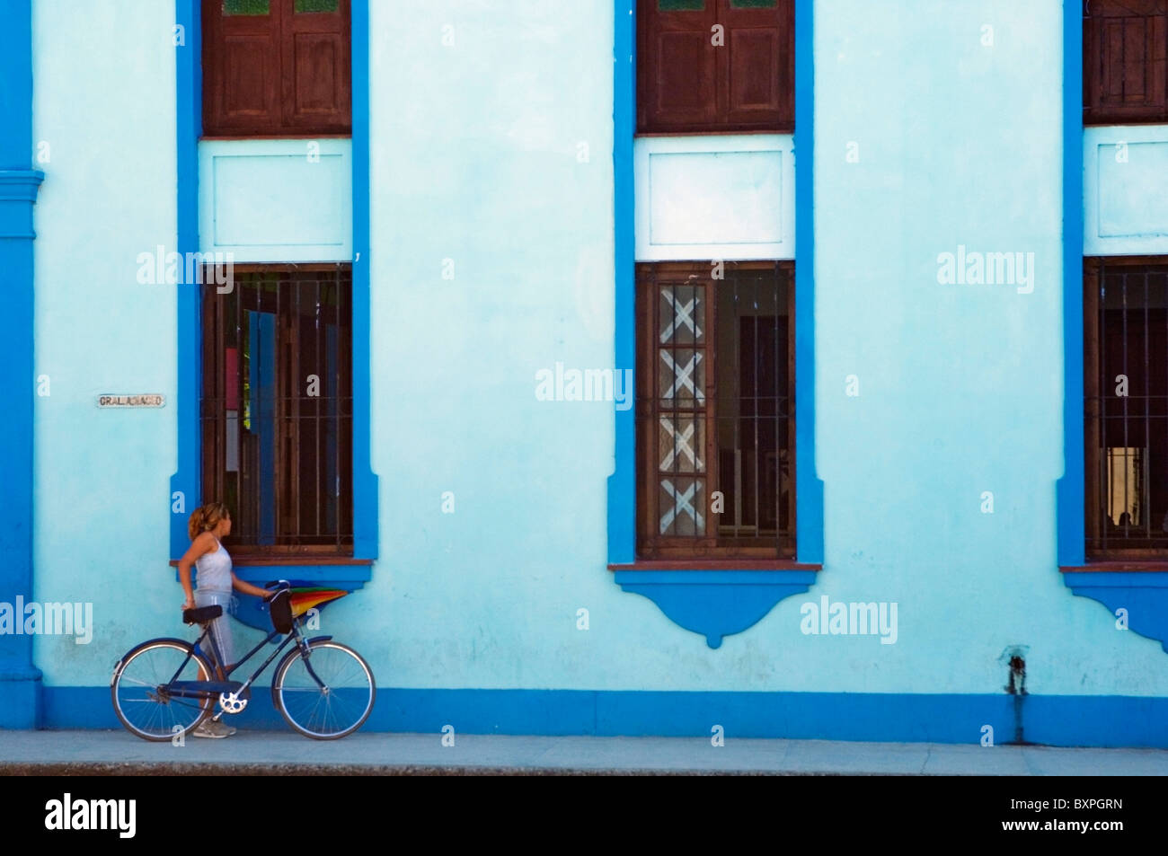 Blue color building hi-res stock photography and images - Alamy