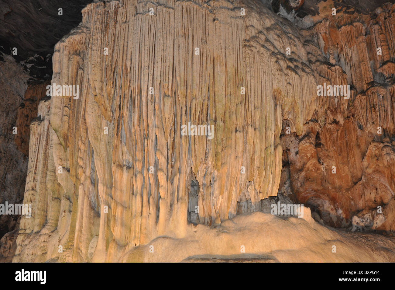 Dripstone formations in Cango Caves, Oudtshoorn, South Africa Stock ...