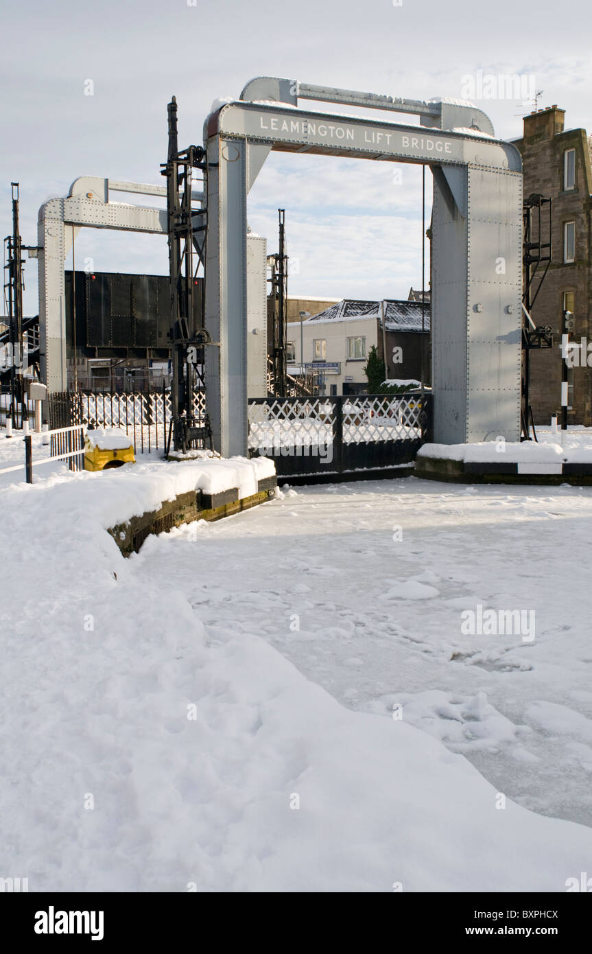Leamington Lift Bridge in winter, Union Canal, Edinburgh Stock Photo ...