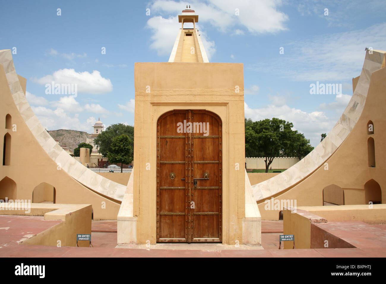 The Brihat Samrat Yantra at Janar Mantar observatory Jaipur, Rajasthan ...