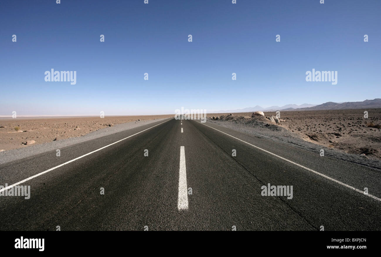 Empty Desert Highway Stock Photo - Alamy