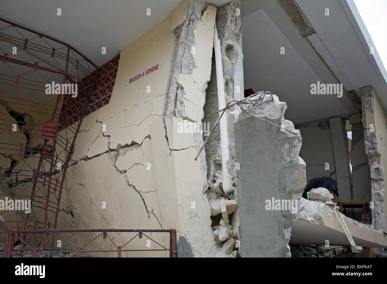 Damaged blockwork hi-res stock photography and images - Alamy