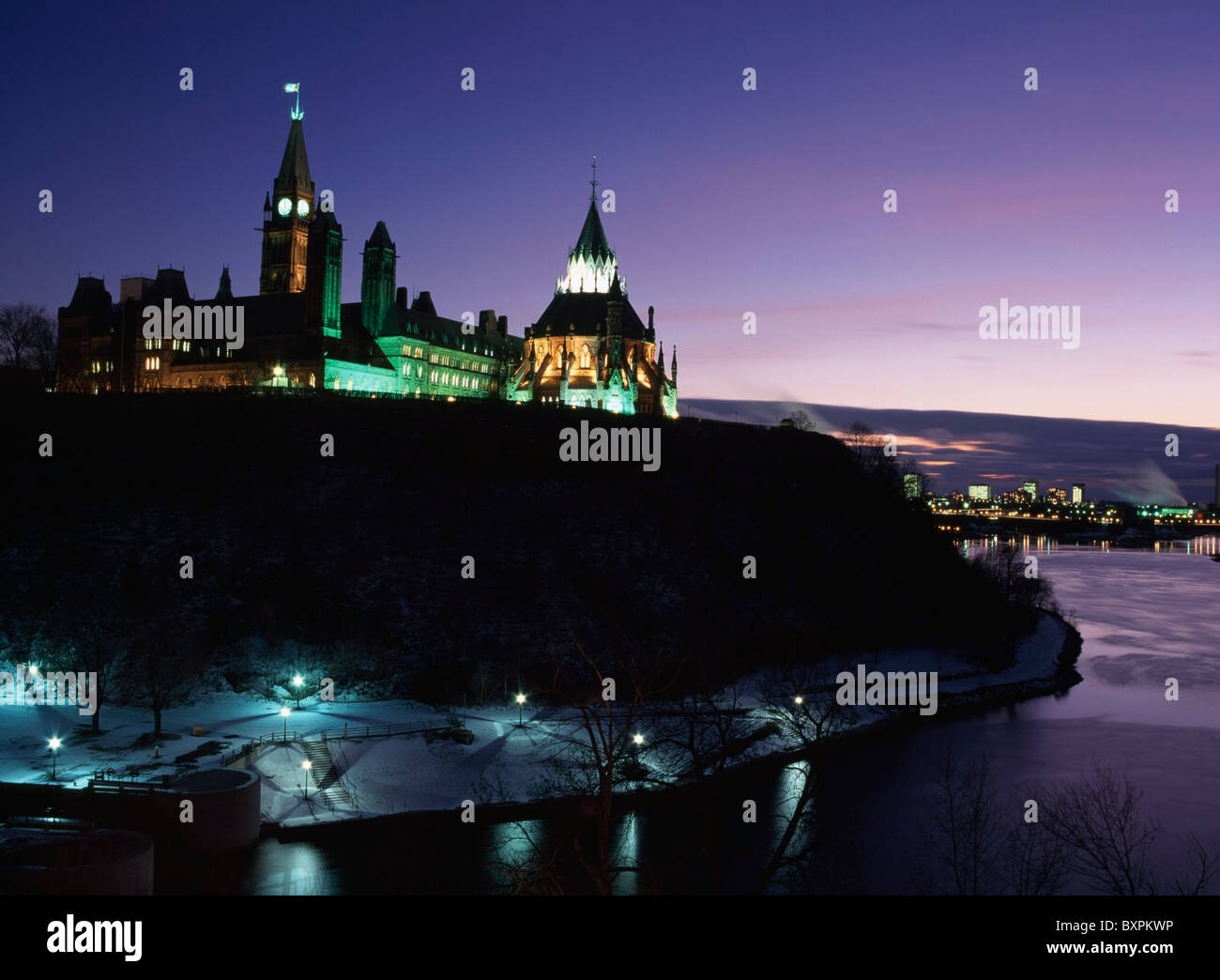 Silhouette of parliament building hi-res stock photography and images ...