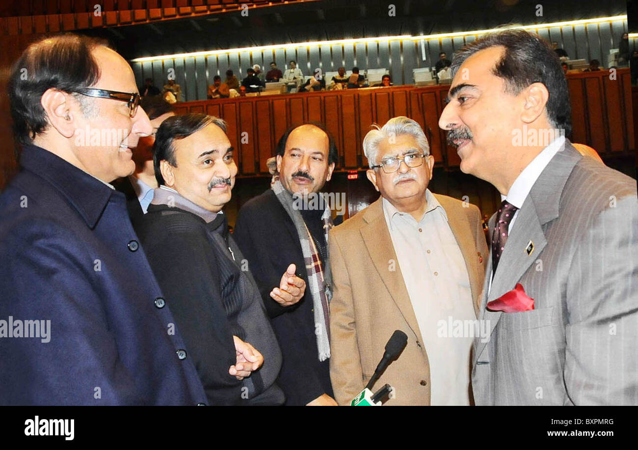 Prime Minister, Syed Yousuf Raza Gilani talks with Muslim League- Q ...