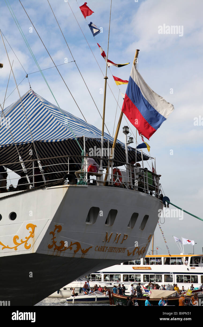 Russian sailing ship hi-res stock photography and images - Alamy