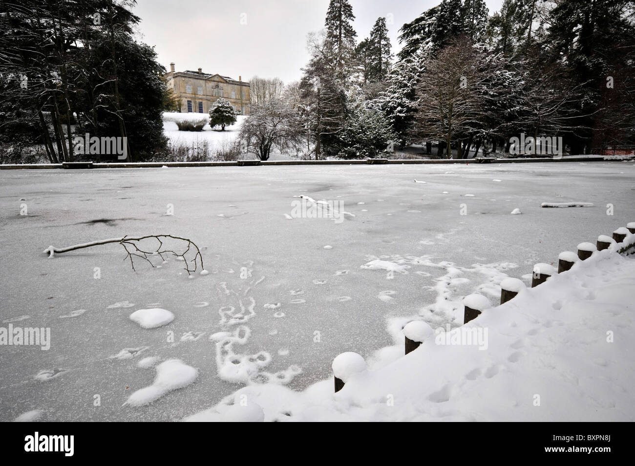 Stratford Park Stroud Gloucestershire UK Snow Lake Pond Stock Photo - Alamy