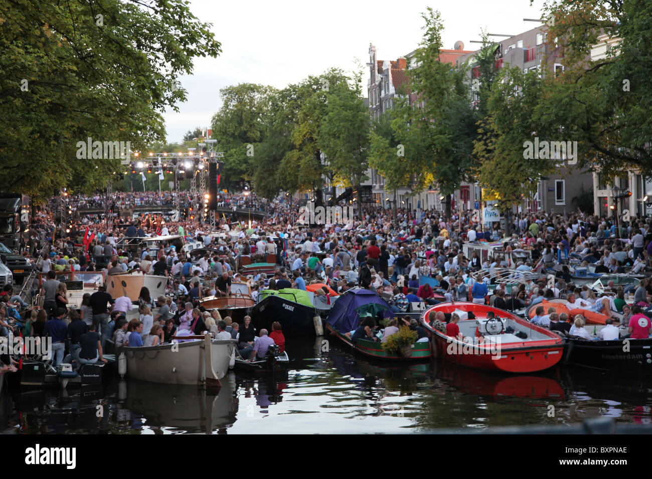 Canal crowded boats filled people hi-res stock photography and images ...