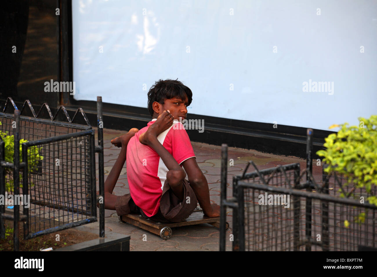 Beggars in india hi-res stock photography and images - Alamy