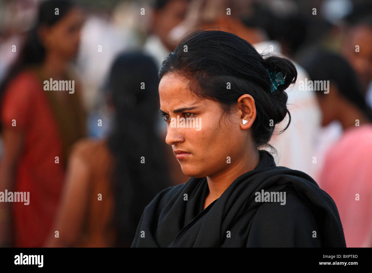 Indian lady, Juhu Beach, Mumbai, India Stock Photo - Alamy