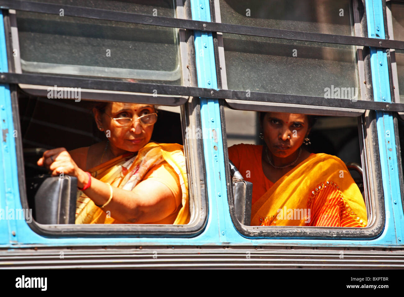 Crowded bus india hi-res stock photography and images - Alamy