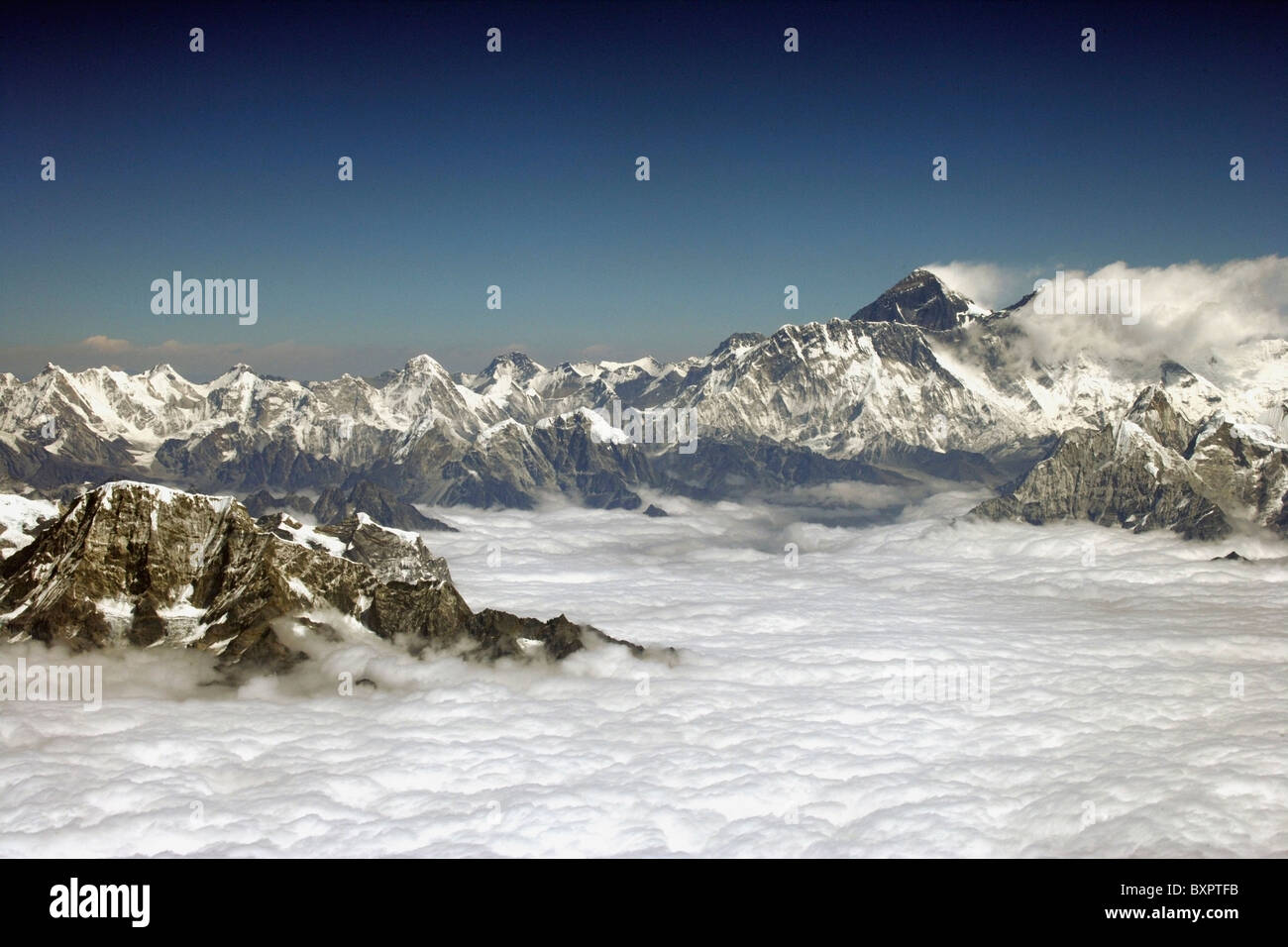 Aerial view of mount everest hi-res stock photography and images - Alamy