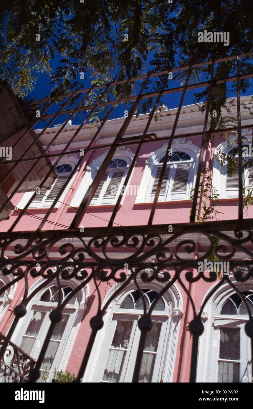 Pink Colonial House Stock Photo - Alamy