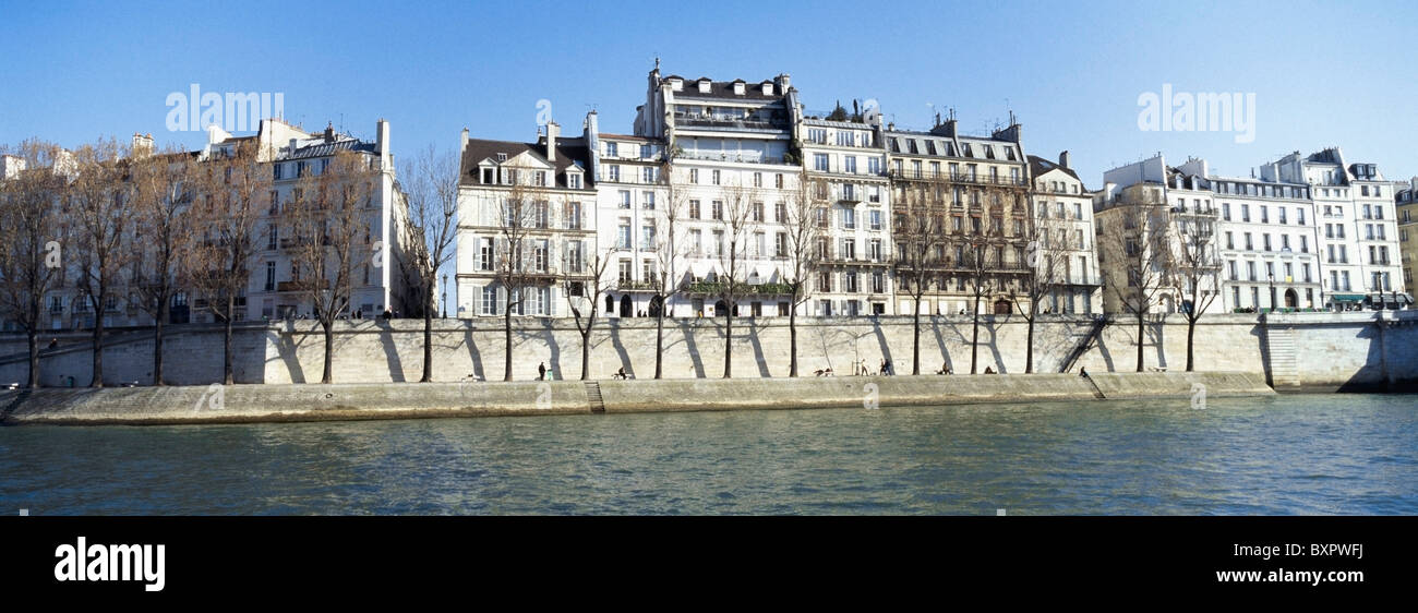 River Seine And French Townhouses Stock Photo - Alamy